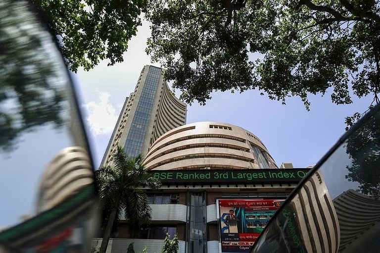 Sensex Tumbles 174 Pts to Hit 3-Week Low on Global Turmoil