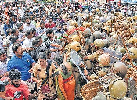 Doctors defy police, stage massive protest march to Jantar Mantar ...