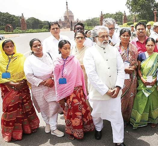 TMC MPs meet President on WB pre-poll violence