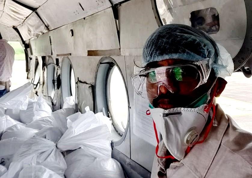 IAF choppers drop food packets to flood-affected districts of Bihar