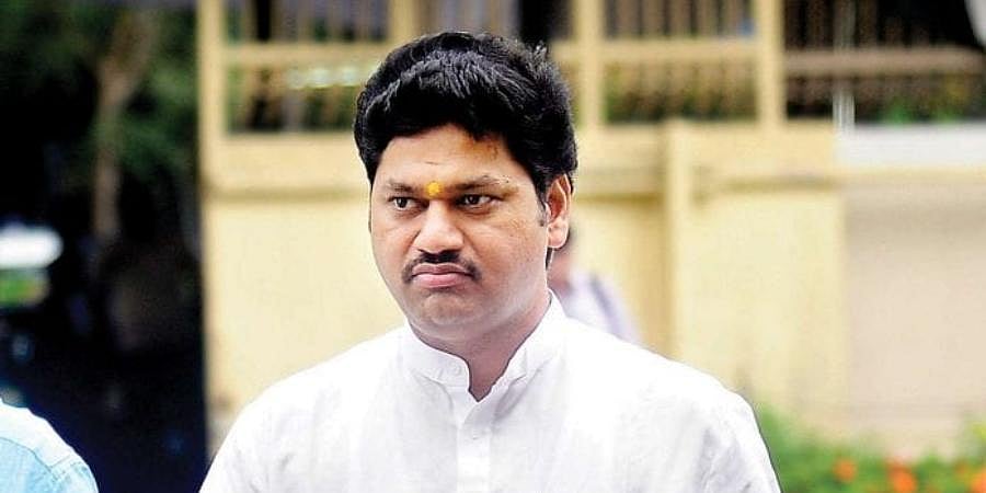 Maharashtra minister Dhananjay Munde resigns after aide named as ...