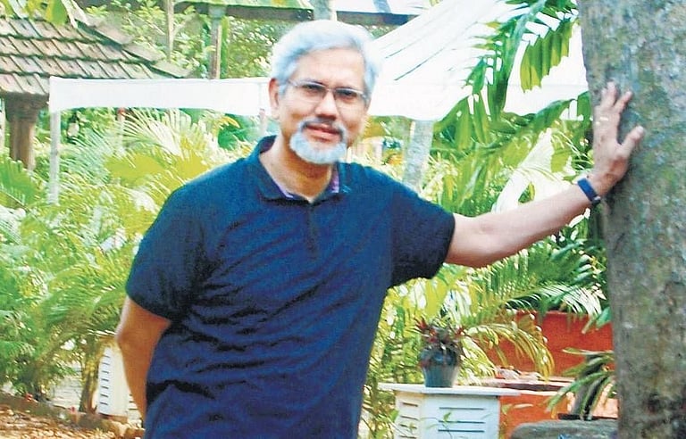 It pains me to see how Tapan Sinha is almost forgotten, says author ...