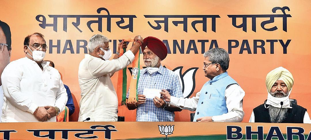 BJP eyes ‘social influencers’ in Punjab, inducts six