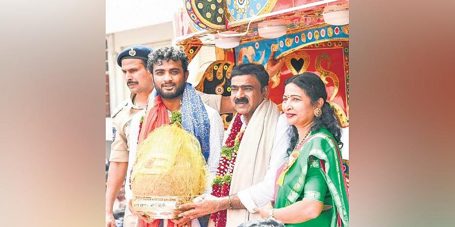 TRS leader wins Balapur laddu auction for record Rs 24.60 lakh bid