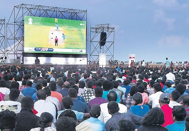 Match mania by the beach