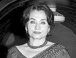 Pakistan-born British actress Salma Agha says she\'s Indian too