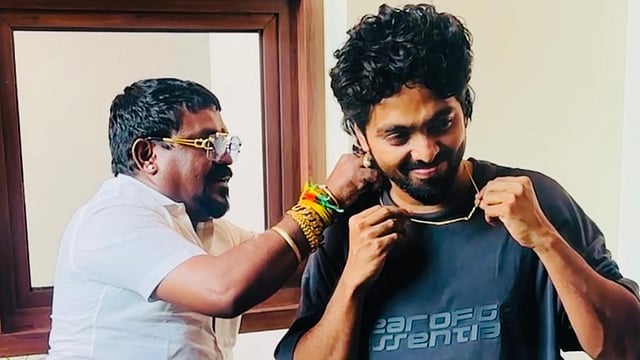GV Prakash receives gold chain as birthday gift from playback singer ...