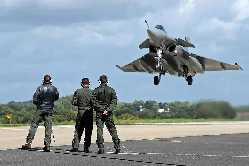 INS Hansa: गोव्यात INS Hansa वर बोइंग P-8I एयरक्राफ्ट कार्यरत