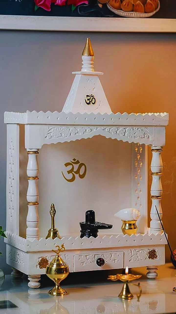 घराच्या मंदिरात चुकूनही या मुर्ती ठेऊ नका vastu tips for home temple ...