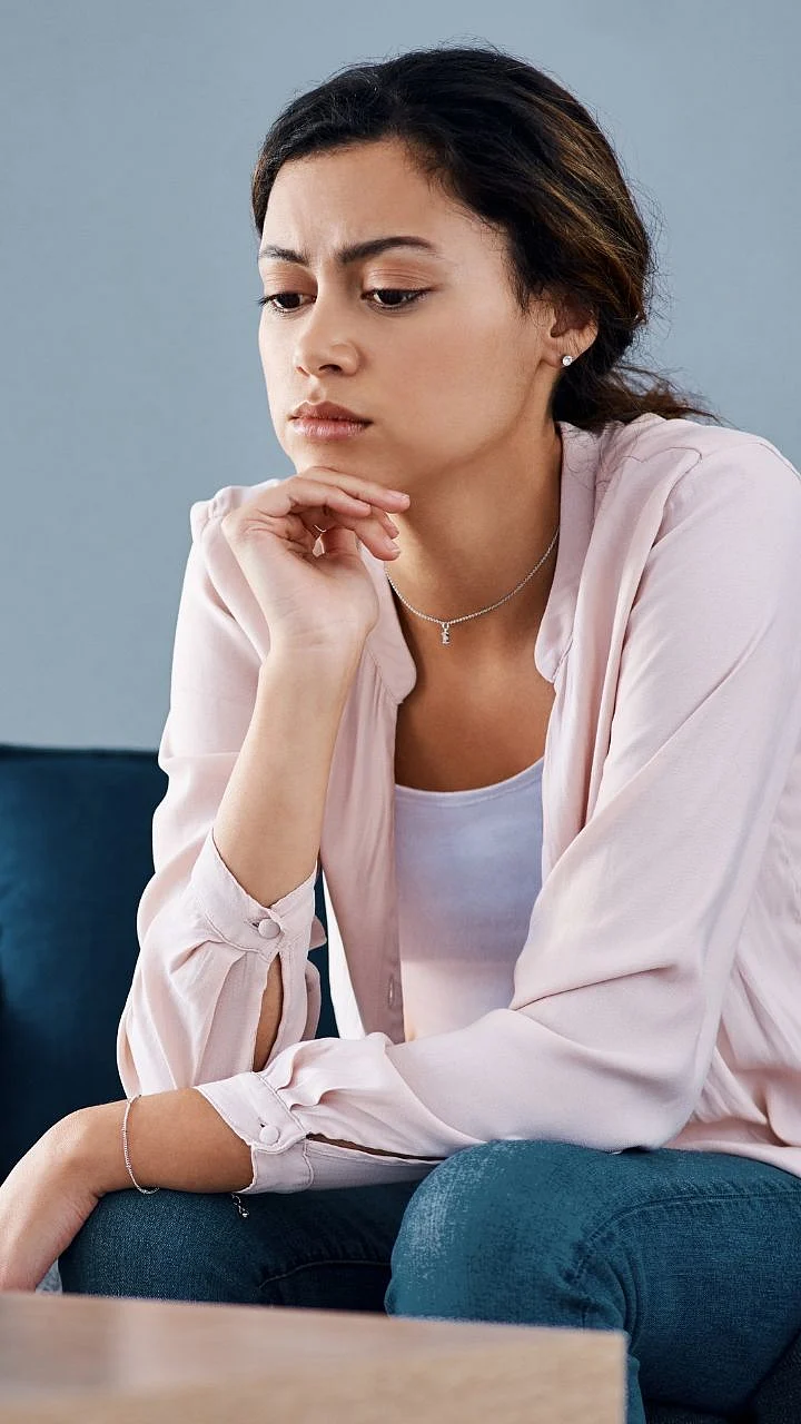 तुम्हालाही जास्त विचार करण्याची सवय आहे? how to reduce overthinking and ...