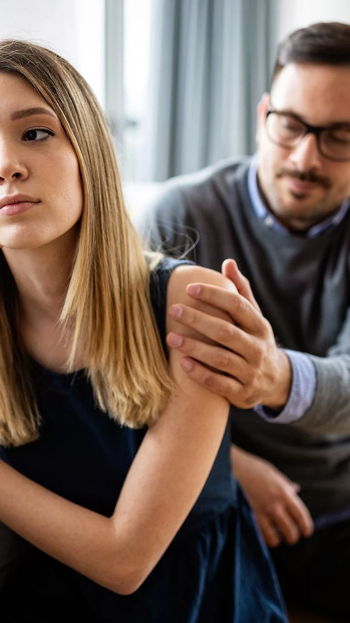 Relationship: अपार प्रेम असूनही दुरावा का येतो? नाती का विस्कटतात? why ...