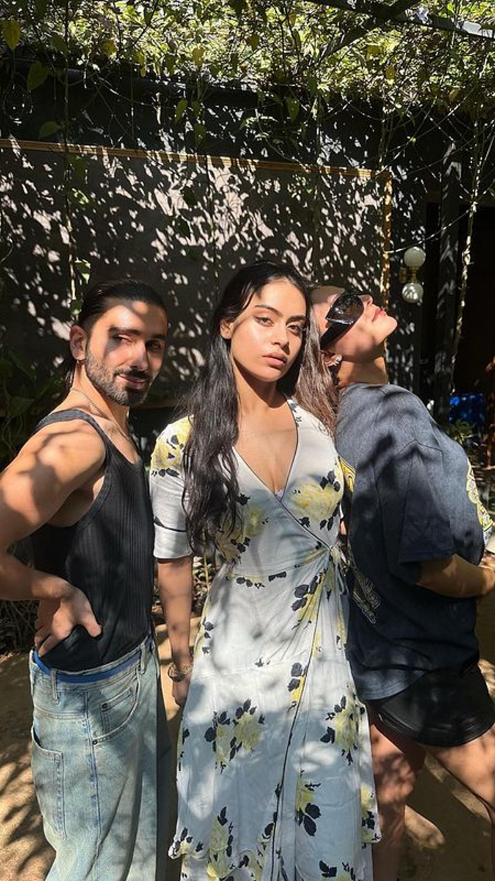 न्यासा, उर्फी, तानियासोबत ओरीने गोव्यात केले नववर्षाचे वेलकम | Orhan ...