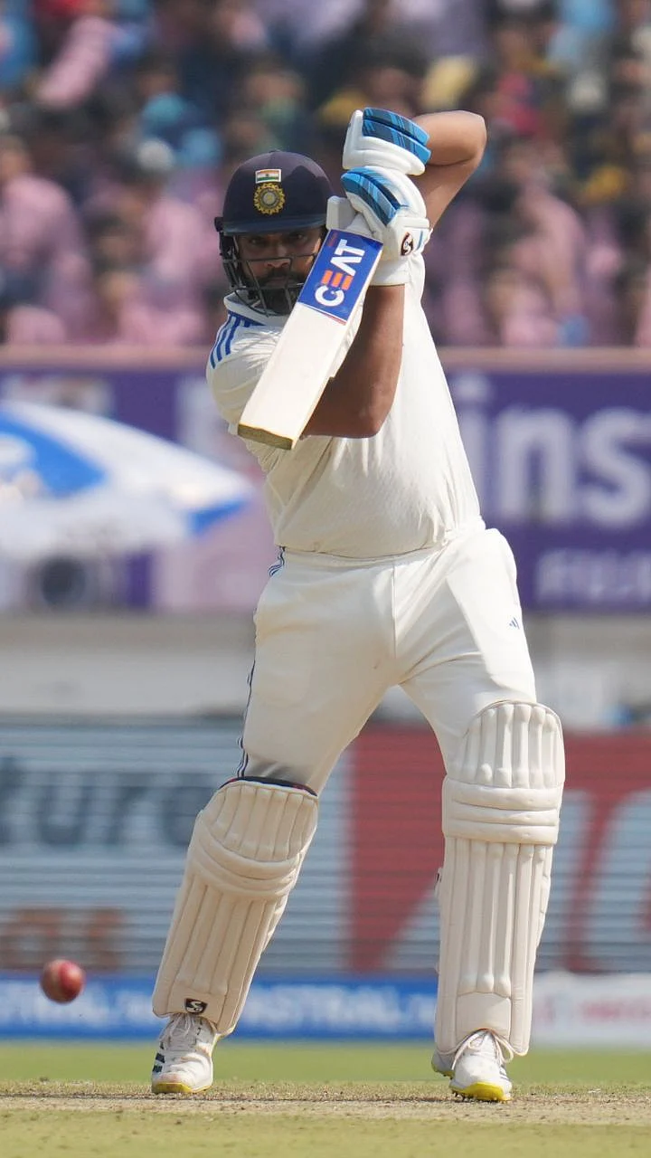 रोहित शर्मा कसोटीत 4 हजारी मनसबदार! | Rohit Sharma completed 4000 runs ...
