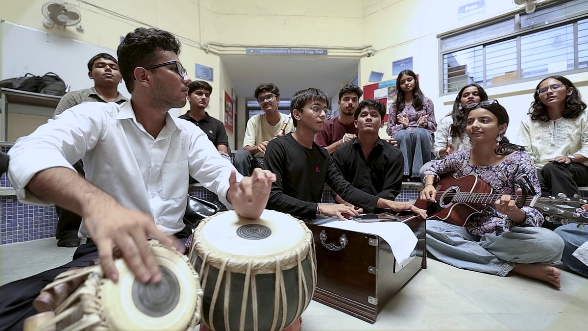 How Bhajan Clubbing is helping Gujarat engg. students beat exam stress