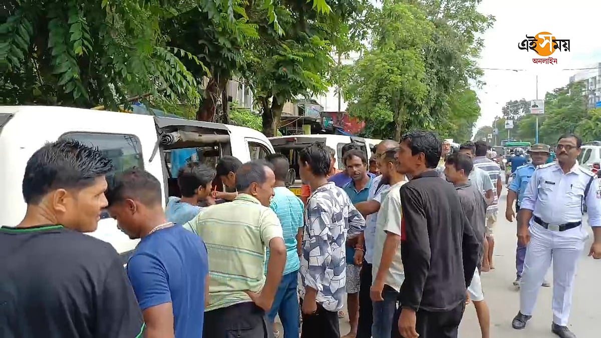 টোটোর দৌরাত্মে যাত্রী পাচ্ছেন না অটো চালকরা, পরিষেবা বন্ধ করলেন ...