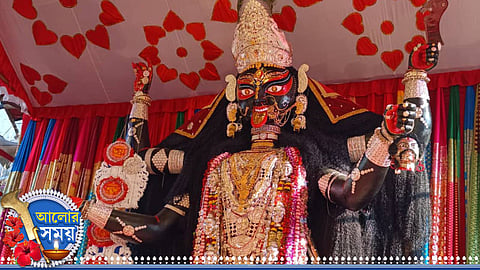 Naihati Boro Maa: লক্ষ মানুষের দণ্ডিতে মিটল বড়মার পুজো
