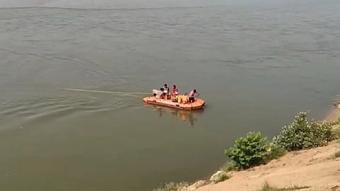Damodar River: দামোদরে তলিয়ে গেল কিশোর, ঘুরতে এসে মর্মান্তিক ঘটনা