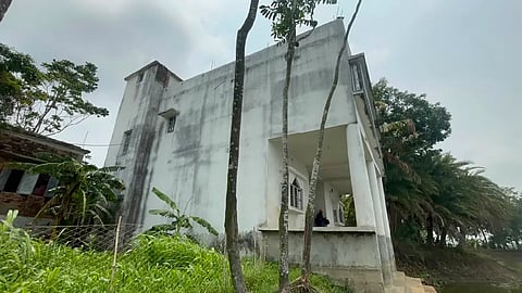 দেগঙ্গায় তৃণমূল নেতার বিলাসবহুল বাগানবাড়ি ঘিরে বিতর্ক, উঠল জমি দখলের ...