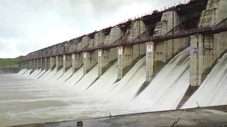 Jalgaon Waghur Dam : वाघूर धरण 94 टक्के भरले; अन्य धरणांतही वाढला ...