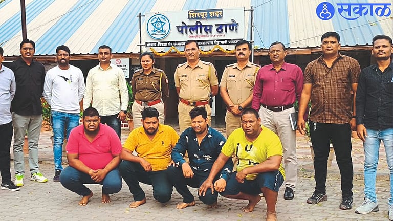 Dhule Crime News : फरारी 4 संशयितांना 3 महिन्यांनंतर बेड्या | Dhule ...