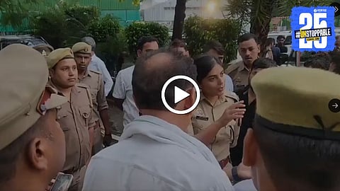 BJP MLA Arun Pathak Clashes with IPS Officer | Kanpur Stadium Weapon ...
