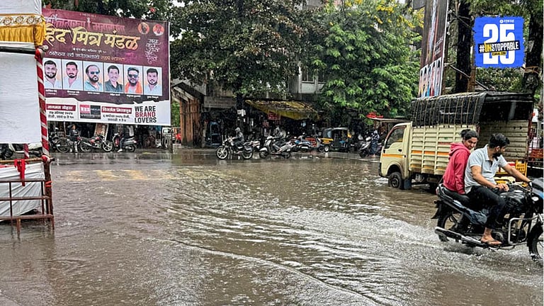 Pune Rain Update : कर्वेनगर, वारजे भागाला तळ्याचे स्वरूप, जनजीवन ...