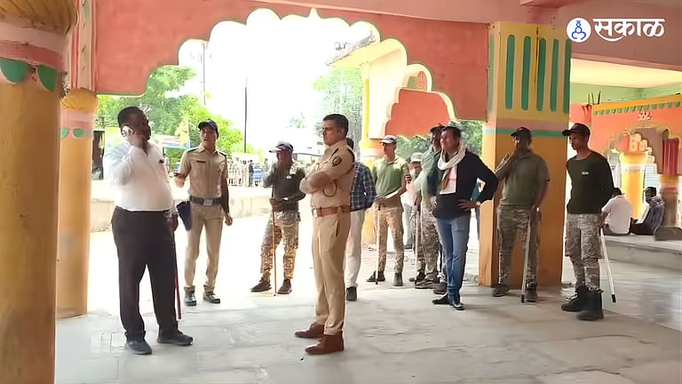 Anjangaon: फरांडे महाराजांनी स्पष्टी केली भूमिका; अंजनगावात तिसऱ्या ...