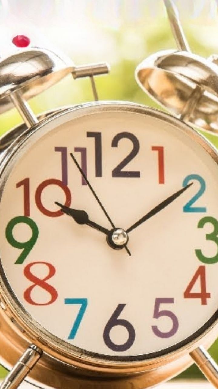 Who set the time to 10:10 for the first time? | पहिल्यांदा 10:10 वेळ ...
