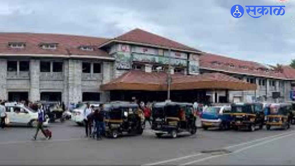 Pune Railway मॉन्सूनपूर्व तयारी पूर्ण नालेसफाई दरडी हटवून रुळांवर GPS ...