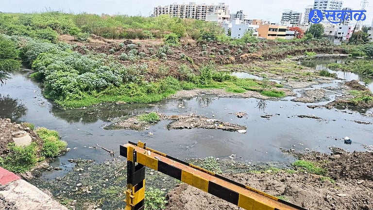 Solapur Adila River आदिला नदी स्वच्छतेवर प्रश्नचिन्ह ४५ लाख खर्चाचा ...