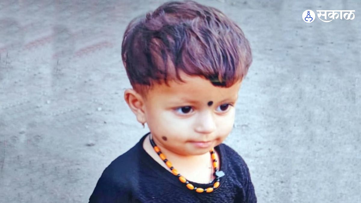 Kolhapur: खेळता खेळता रोडरोलरसमोर आली अन् चाक डोक्यावरून गेलं, ३ वर्षीय ...