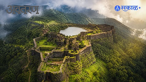 Bhudargad Fort दूधसागर तलावाचा निसर्गरम्य आणि ऐतिहासिक भुदरगड दुहेरी ...