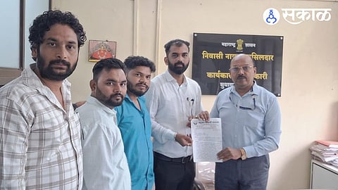 Pali News प्रशासकीय अनास्थेमुळे बहुजन विद्यार्थ्यांचे जात वैधता ...