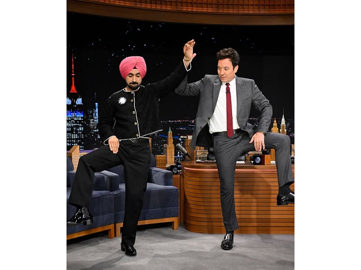 Jimmy Fallon performs bhangra with Diljit Dosanjh