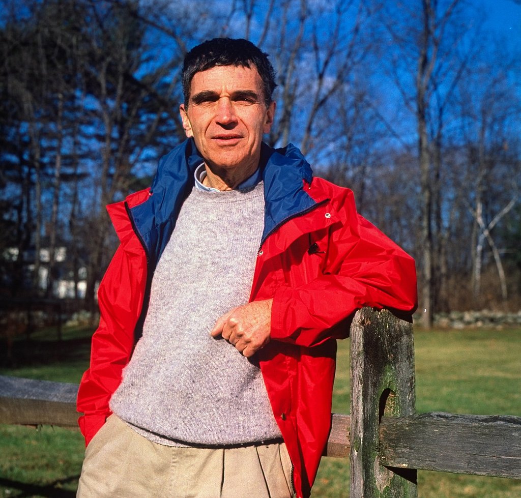 Pulitzer Prize-winning author Robert Coles passes away at 9