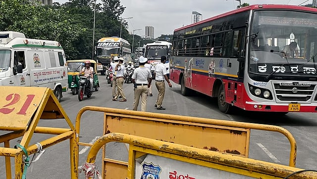 ಬೆಂಗಳೂರಿನಲ್ಲಿ ಪ್ರತಿ ನಿಮಿಷಕ್ಕೆ 14 ಸಂಚಾರ ನಿಯಮ ಉಲ್ಲಂಘನೆ: ಹೆಲ್ಮೆಟ್ ಧರಿಸದ 20 ...