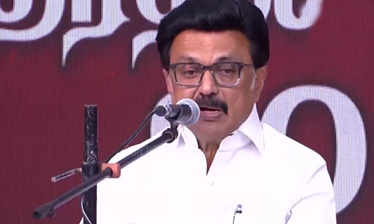 DMK Election Manifesto: இல்லத்தரசிக்கு ரூ.8,000 கூப்பன் புதிய திட்டம் ...