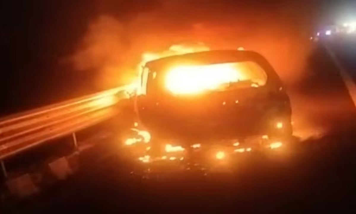 Rajasthan Accident ராஜஸ்தான் அல்வார் சாலையில் CNG கார் தீ விபத்து ...