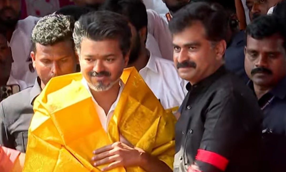 திருச்சி விஜய் வருகை அரசியல் வரவேற்பு: துரை வைகோ சால்வை அணிவித்து ...