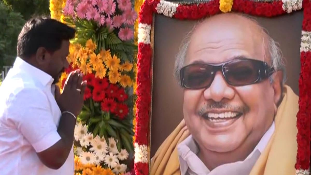 கலைஞர் கருணாநிதி பிறந்தநாள் - தமிழக அரசு சார்பில் அமைச்சர் ராஜ்மோகன் ...