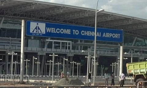 சென்னை விமான நிலையம் 2 மணி நேரம் மூடல்