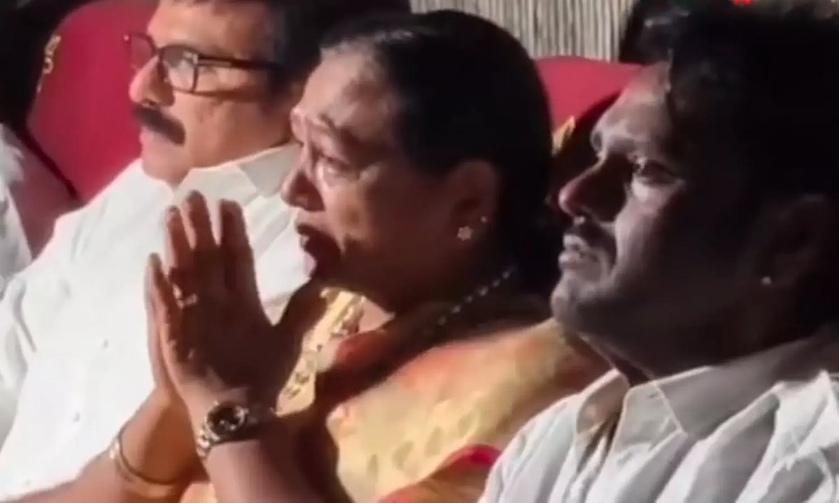 Captain Prabhakaran | கேப்டனை பார்த்ததும் கதறி அழுத பிரேமலதா - விஜய ...