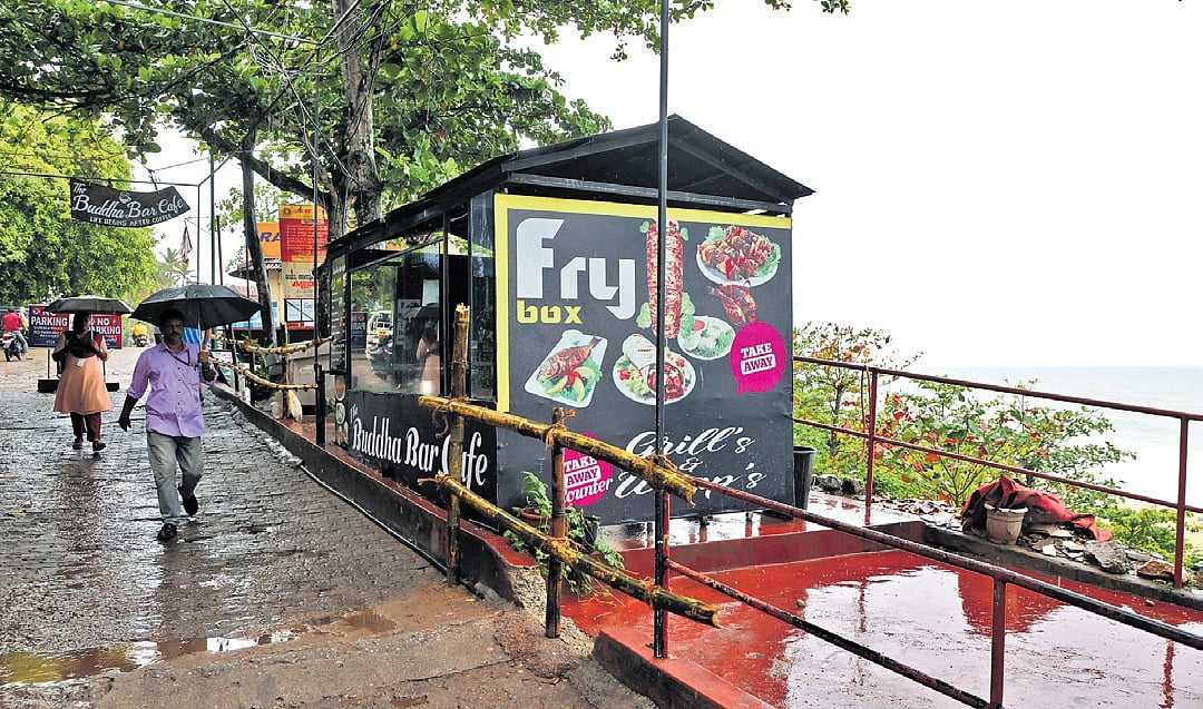 Varkala cliff: Municipality fails to curb growing illegal constructions