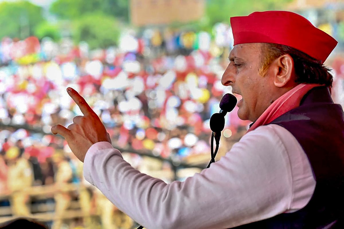 Ruckus in Akhilesh’s Azamgarh rally, cops use force to control unruly crowd
