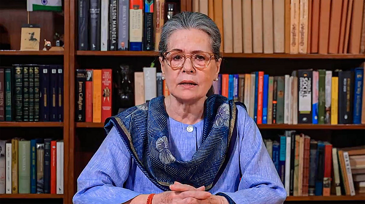 Congress' 'guarantees' will help change lives of women: Sonia