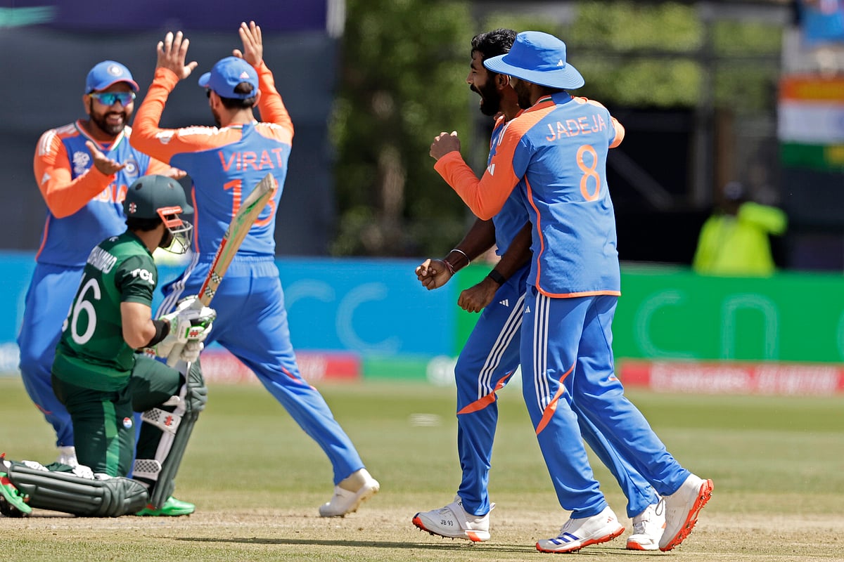 Pakistan lost the plot after 15 overs, players under pressure: Coach ...