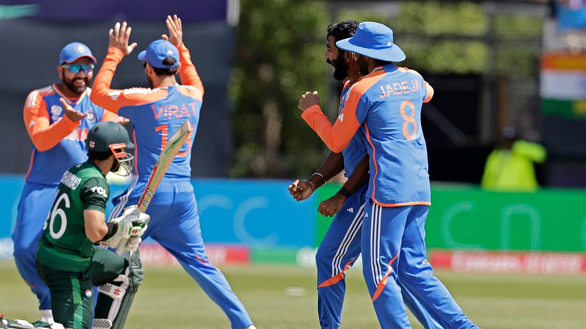 Pakistan lost the plot after 15 overs, players under pressure: Coach ...