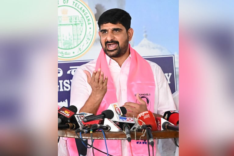BRS leaders meet secretly in Huzurabad; accuse MLA Kaushik Reddy of ...