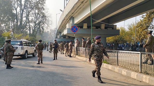 Grenade attack by terrorists in Srinagar market leaves 12 injured; CM ...