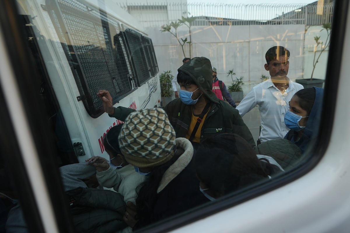 Day after Modi-Trump meet, US plane with 119 deportees to land in ...